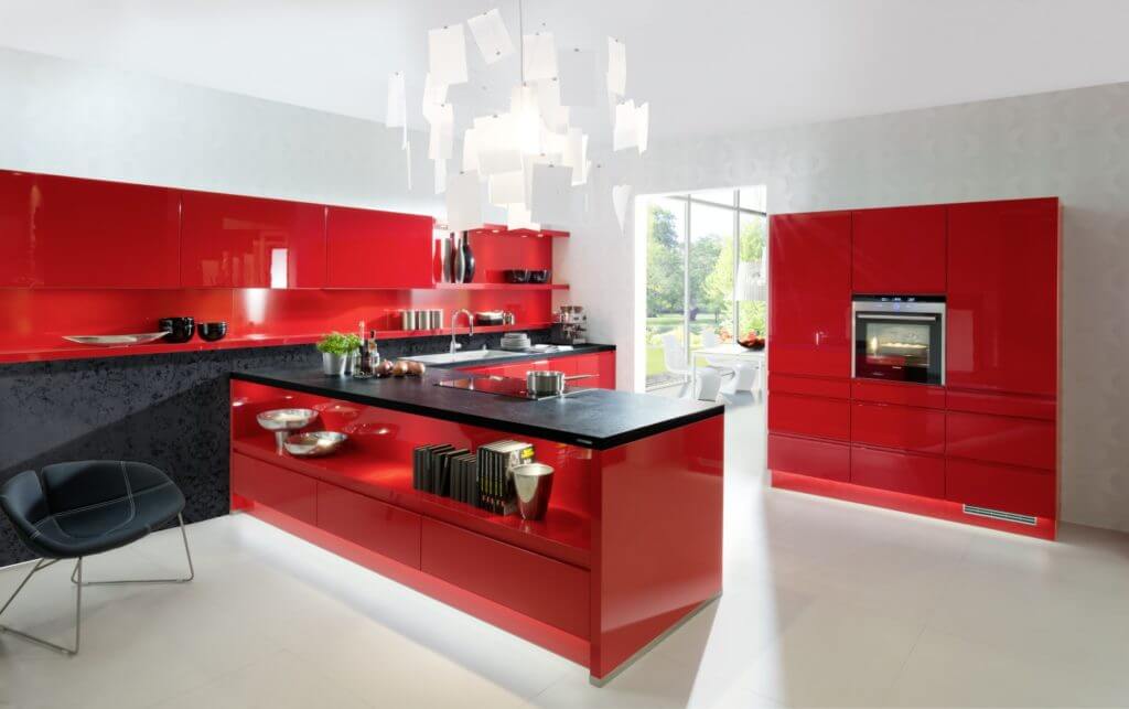 Fronty Alpha Lack posiadają frezy, które zastępują wystające uchwyty ...